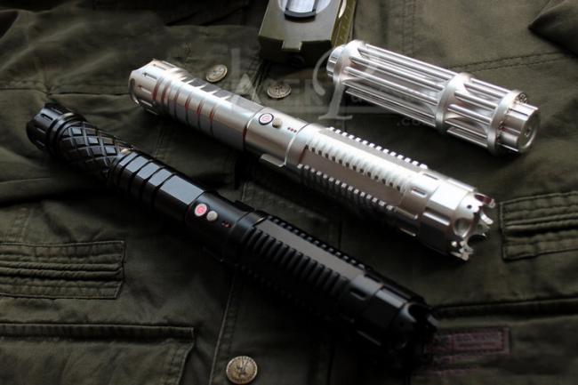 30W Pointeur laser le plus puissant du monde